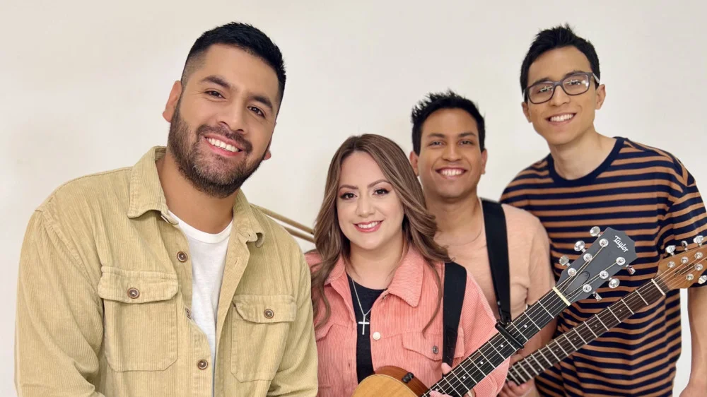 TWICE estrena su álbum colaborativo: "Aquí En Tu Presencia"