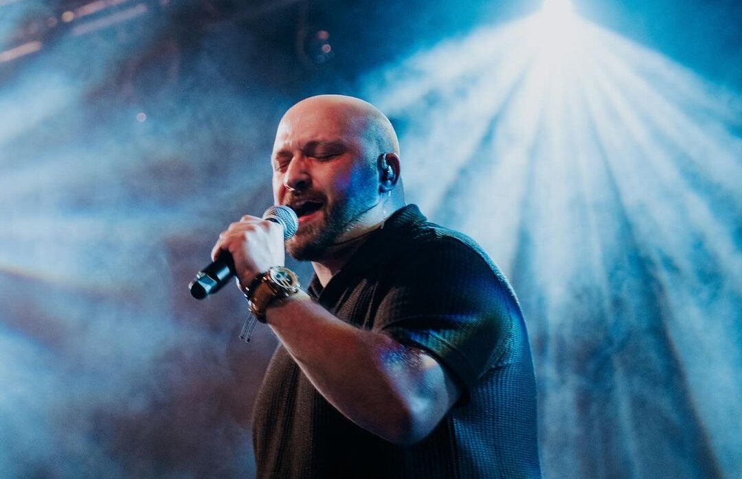 Dani Carrasco, el cantautor español presenta "Dame Fe", su nuevo ...