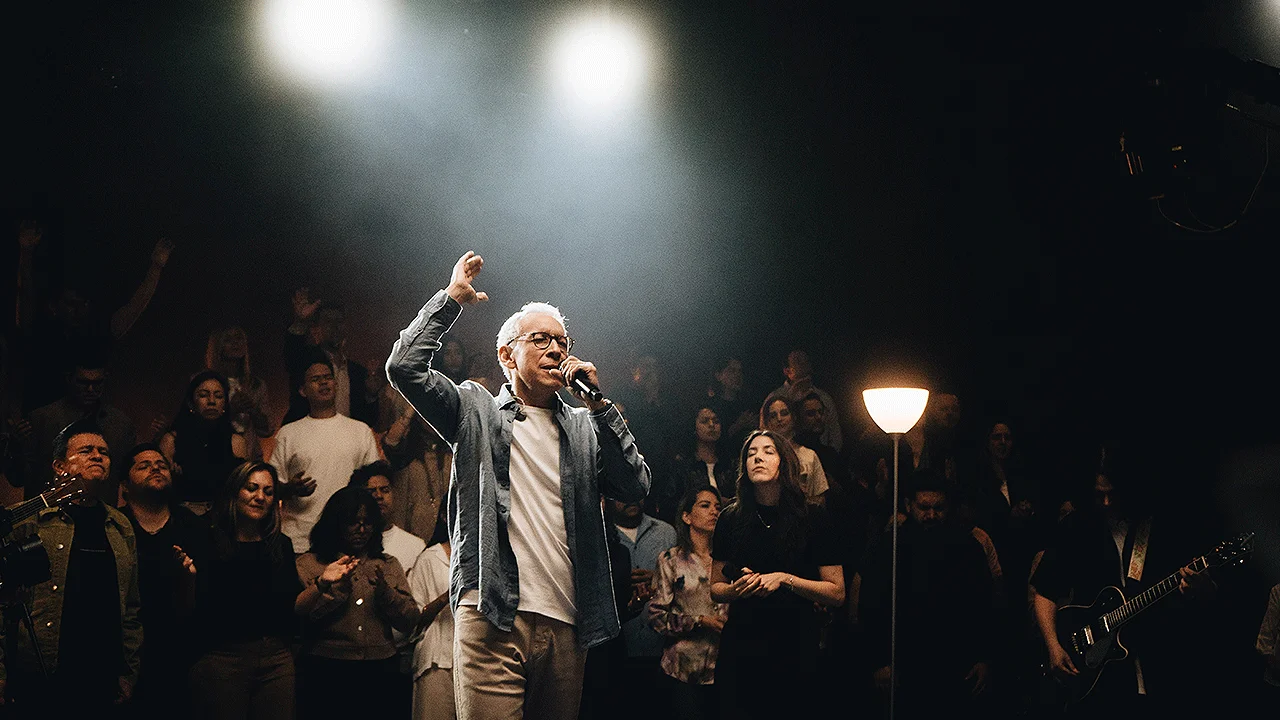 Marco Barrientos presenta "Mi Tesoro" junto a su hija Daniela ...